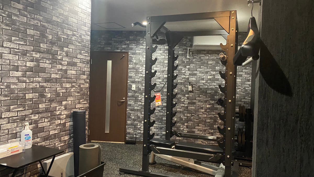 【ハコジム井土ヶ谷駅前店ルーム2】フリーウェイト中心の個室プライベートジム！人の目を気にせずフリーウェイトトレーニングをしよう！の写真8
