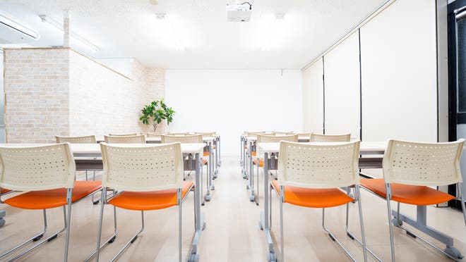 本厚木駅徒歩3分/最大28名着席/セミナーや打合に最適/パーティーにも🎄/飲食物持込OK🍕/控室あり/Wi-Fi/少人数OKの写真6