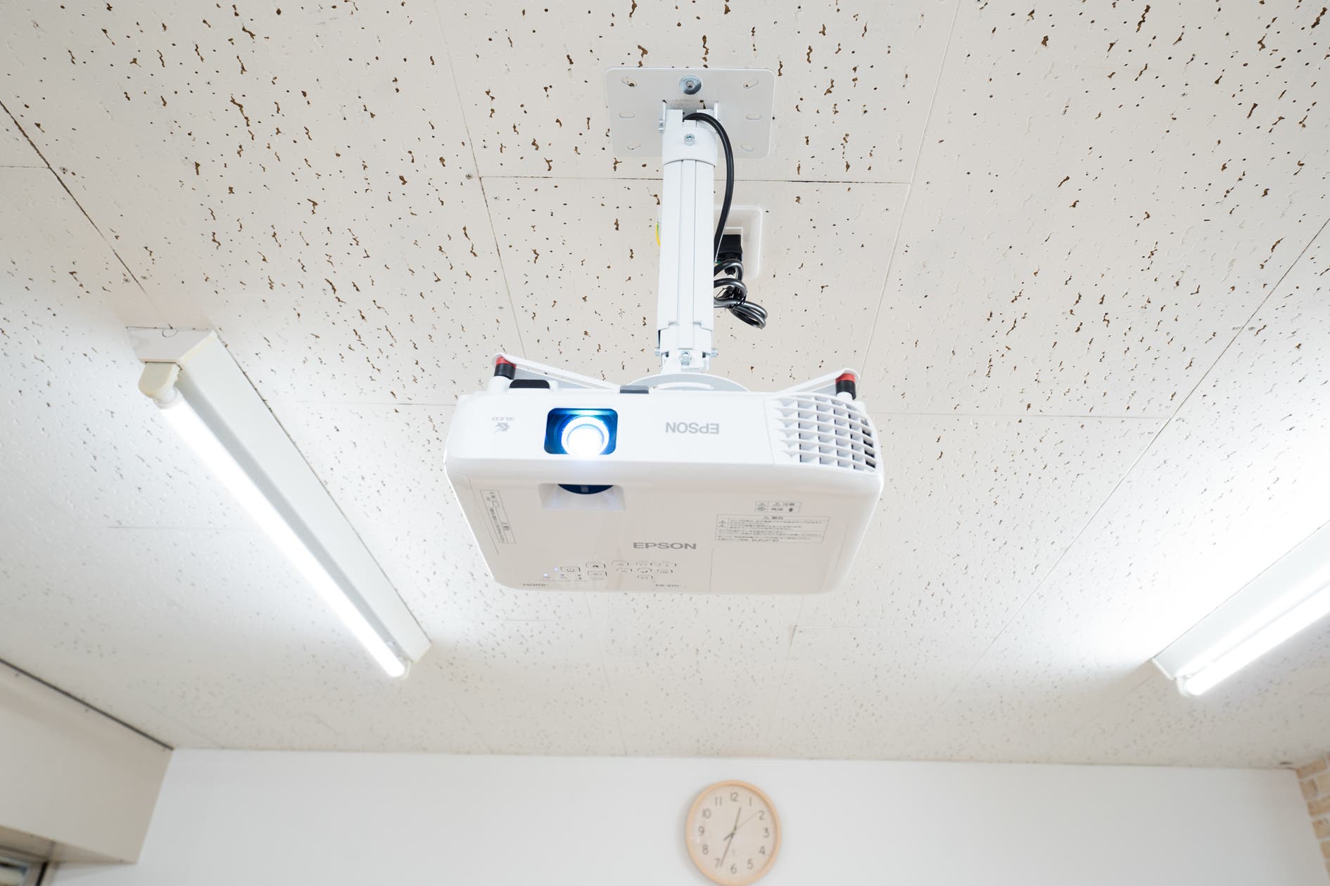 本厚木駅徒歩3分/最大28名着席/セミナーや打合に最適/パーティーにも🎄/飲食物持込OK🍕/控室あり/Wi-Fi/少人数OKの写真14