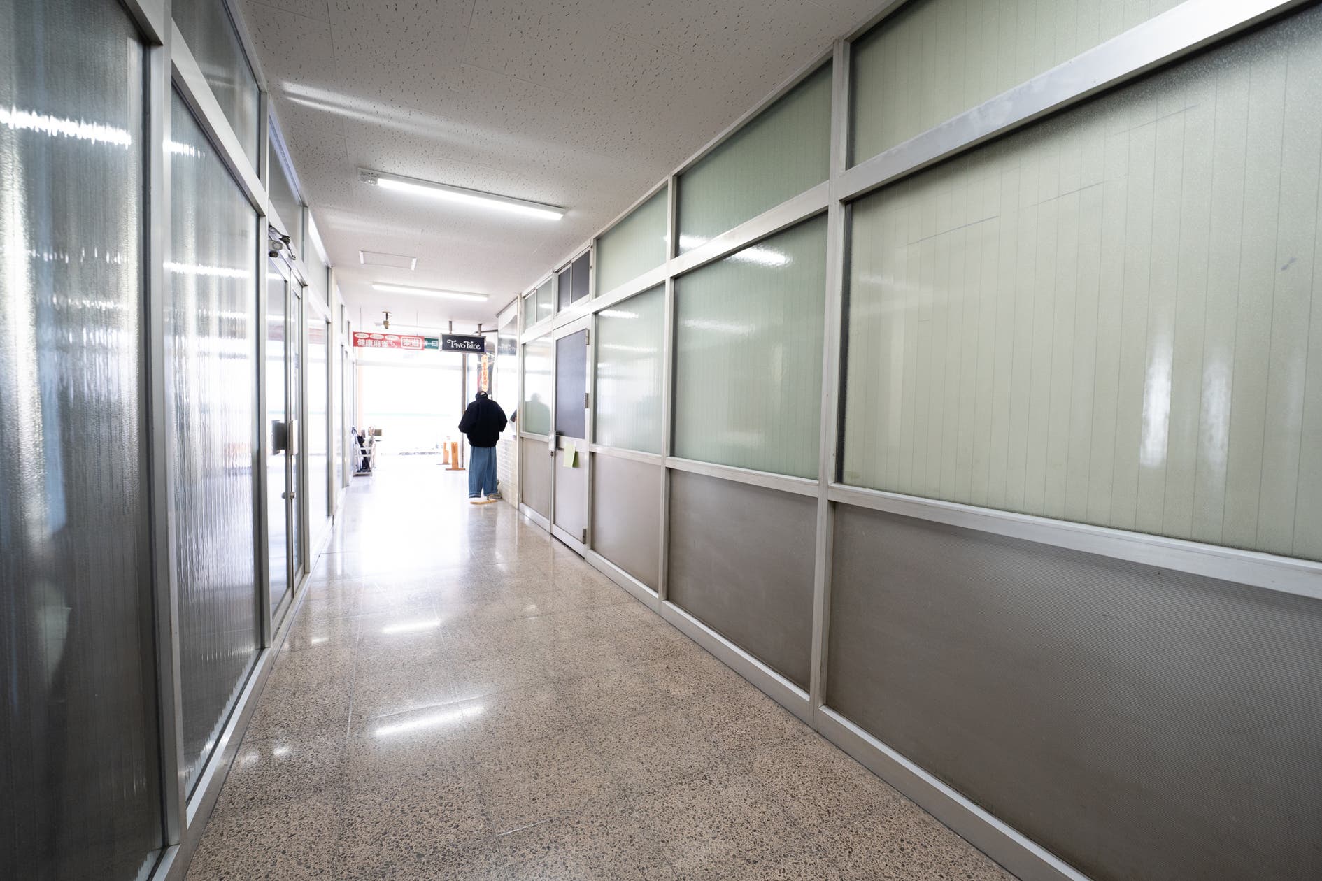 本厚木駅徒歩3分/最大28名着席/セミナーや打合に最適/パーティーにも🎄/飲食物持込OK🍕/控室あり/Wi-Fi/少人数OKの写真22