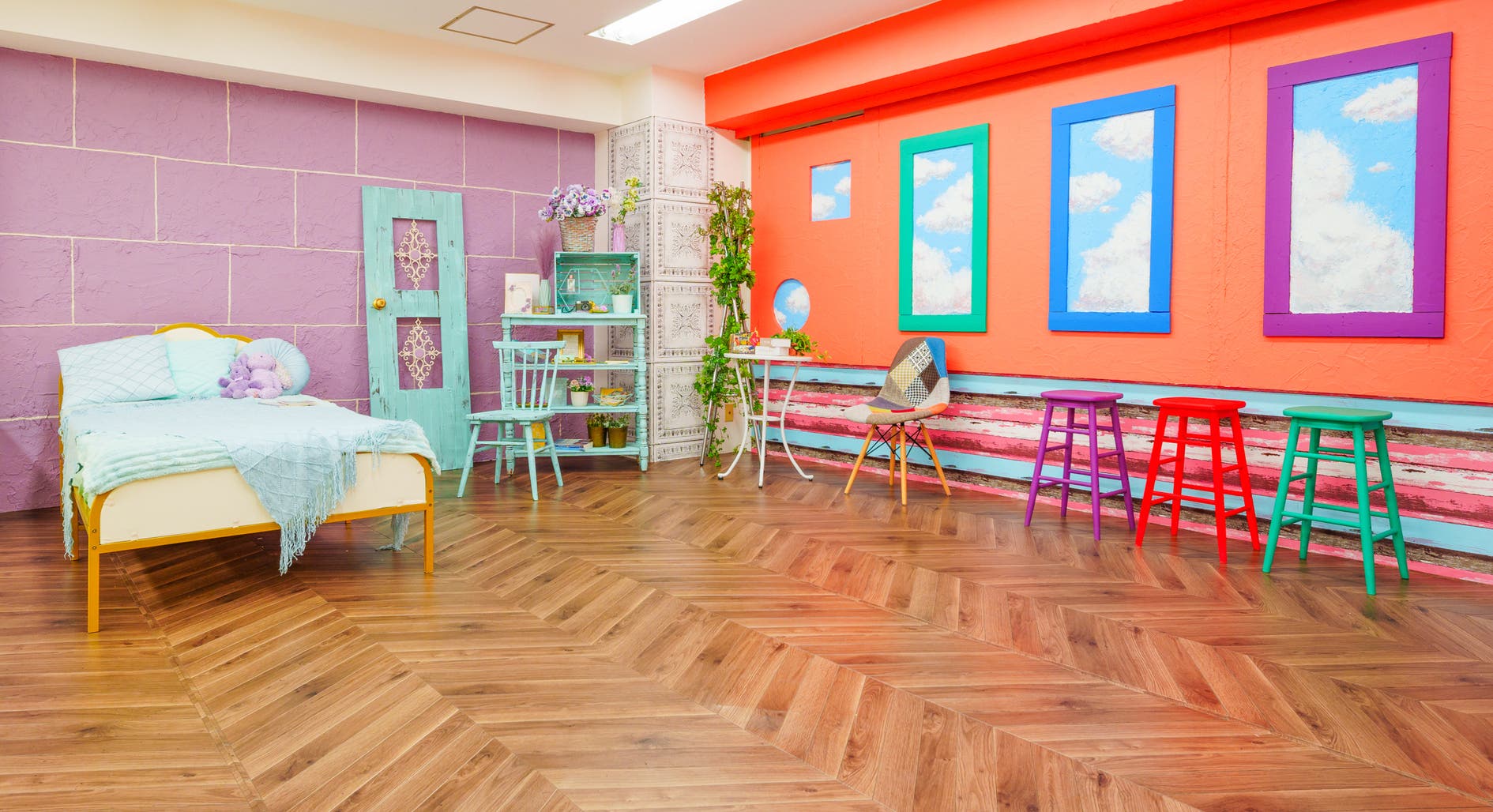 【ゼロスタジオ】カラフル&派手な壁　アメリカン　広い控室のハウススタジオ　120㎡の広々余裕な空間　 TVや雑誌の撮影実績多数！の写真12