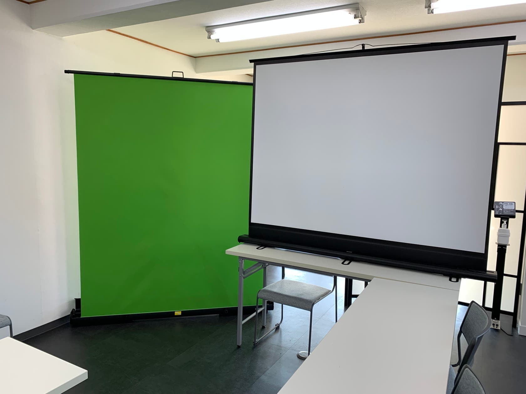 スクリーン（80インチ）の画像1