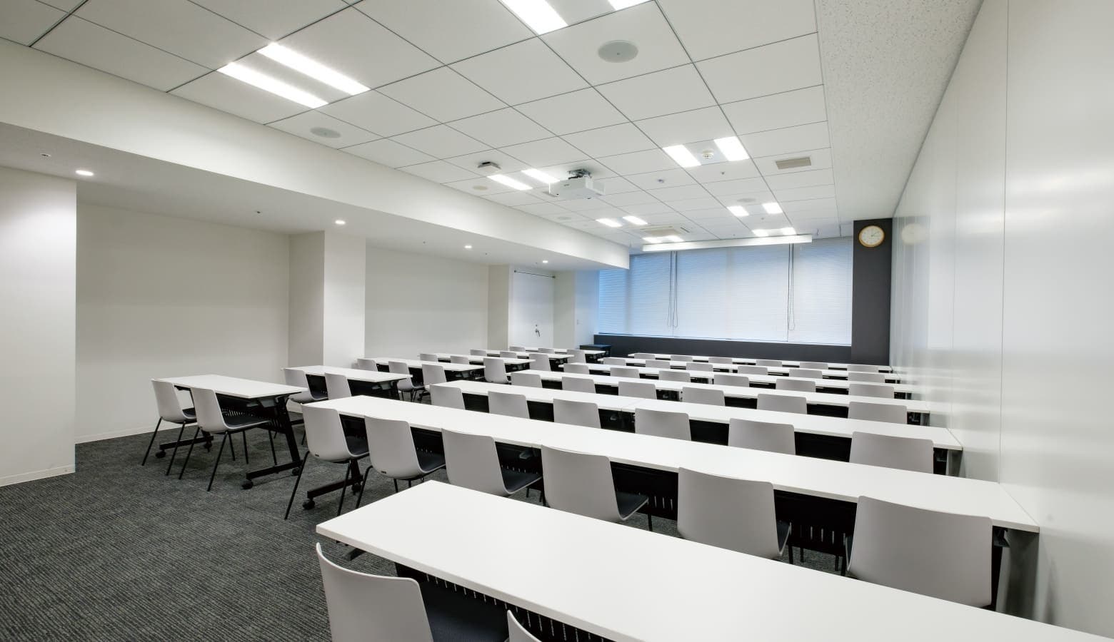 名古屋会議室　Tsudoico 名古屋駅前店　RoomH【国際センター駅直結！正面がガラス窓で開放感がある最大63名利用可能】の写真1