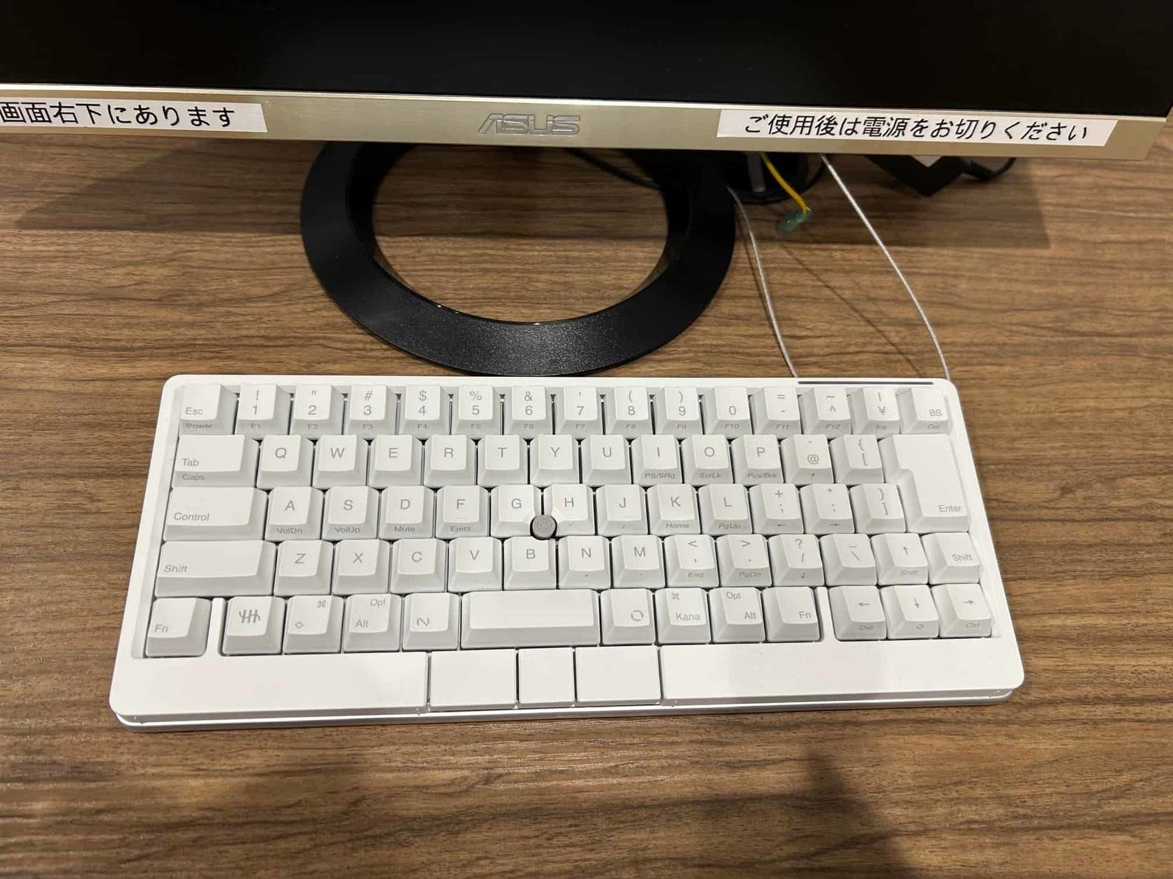 310 【新横浜駅5分】1~2名利用/モニター有/広い快適個室/窓ありで明るい/WEB会議/面接/テレワーク/駅近の写真5