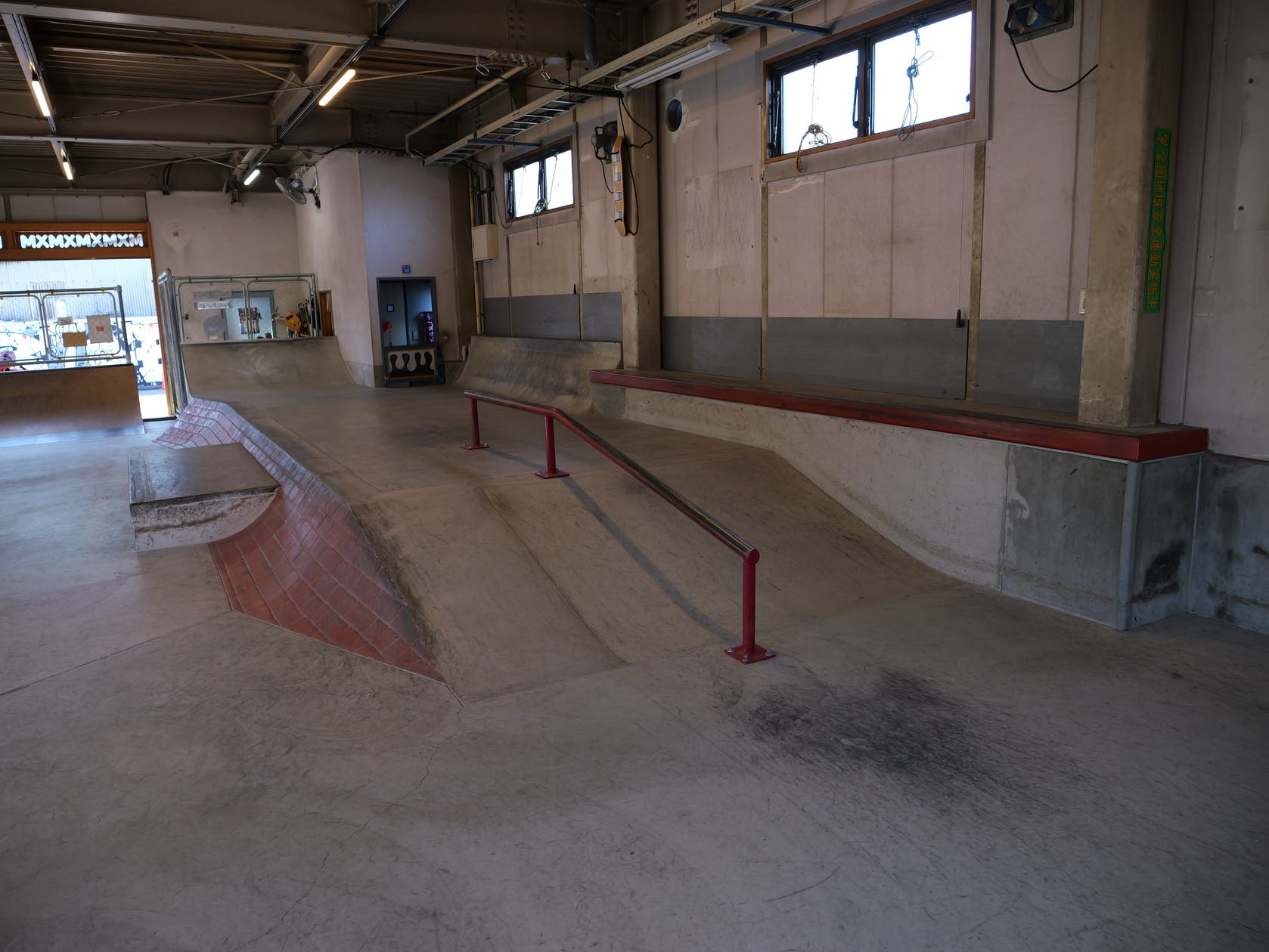 埼玉県川口市のスケートパーク/ 音出しOK/ イベントスペース/ 撮影スタジオ/ 駐車場完備の写真2