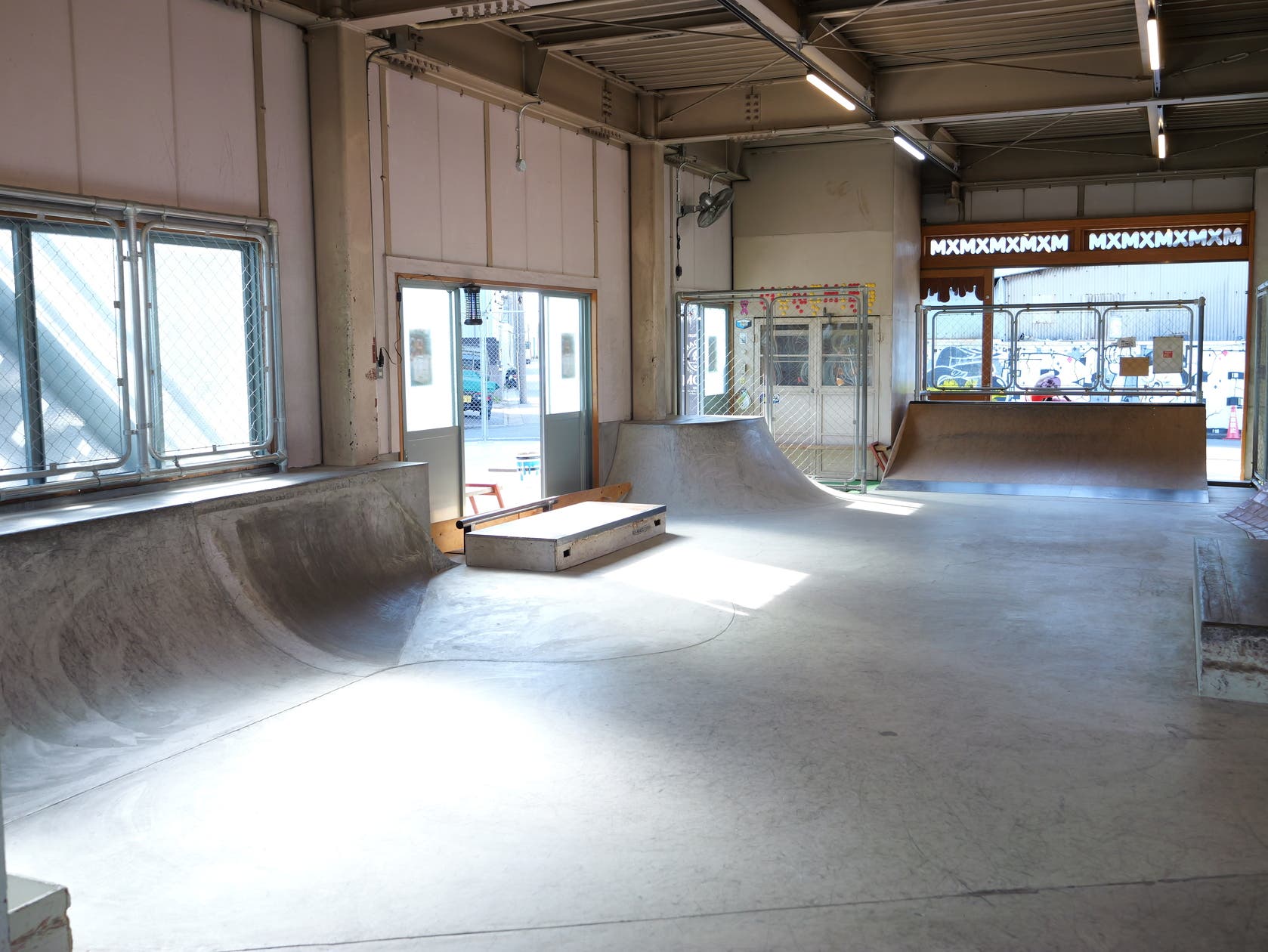 埼玉県川口市のスケートパーク/ 音出しOK/ イベントスペース/ 撮影スタジオ/ 駐車場完備の写真3
