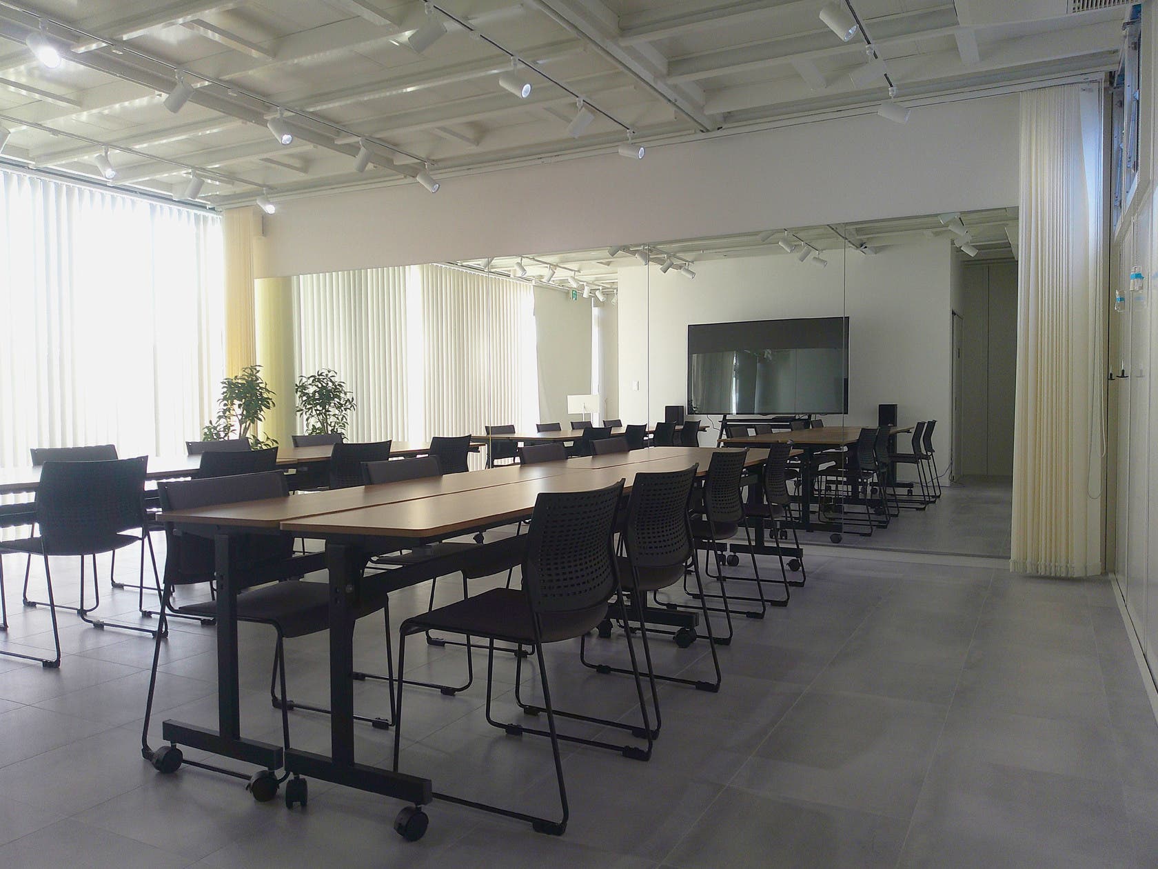 【Community】✨U-SPACE小田原 店✨大鏡や大型モニターなどが充実しています♪Wi-Fi/小田原市の写真2