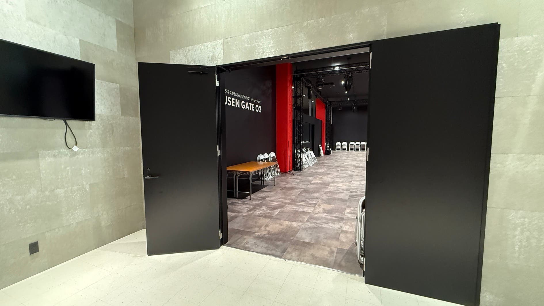 用途は自由！本格照明や音響完備のスタジアム！の写真5