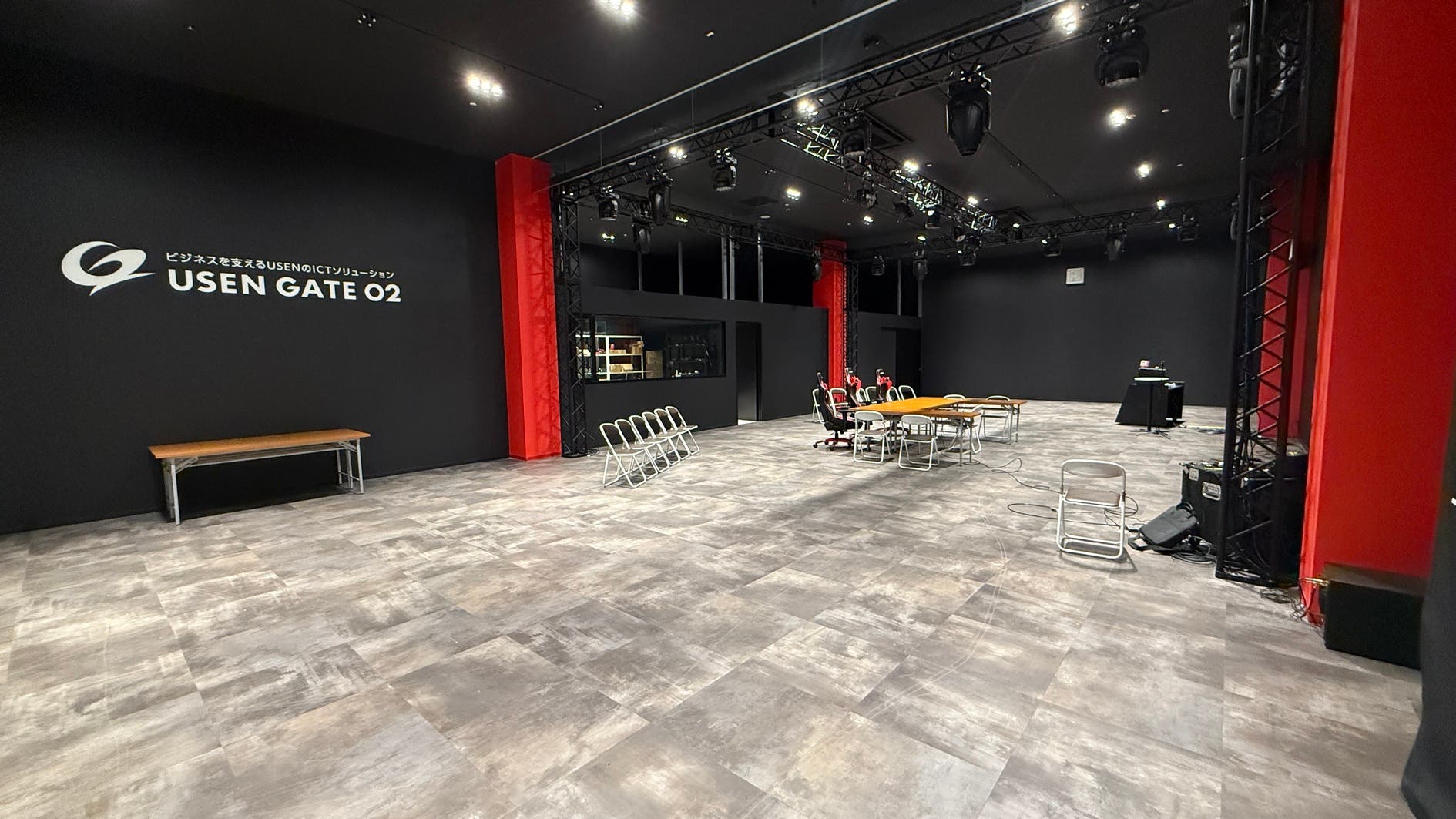 用途は自由！本格照明や音響完備のスタジアム！の写真11