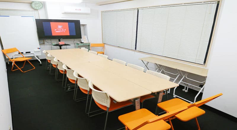 ☔6月限定【西新宿駅4分】高速WiFi/モニター/プロジェクター/最大収容人数16名/会議・セミナー・研修・撮影・控室に最適