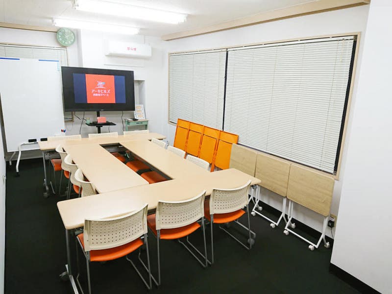 🎄12月限定【西新宿駅4分】高速WiFi/モニター/プロジェクター/最大収容人数16名/会議・セミナー・研修・撮影・控室に最適の写真4