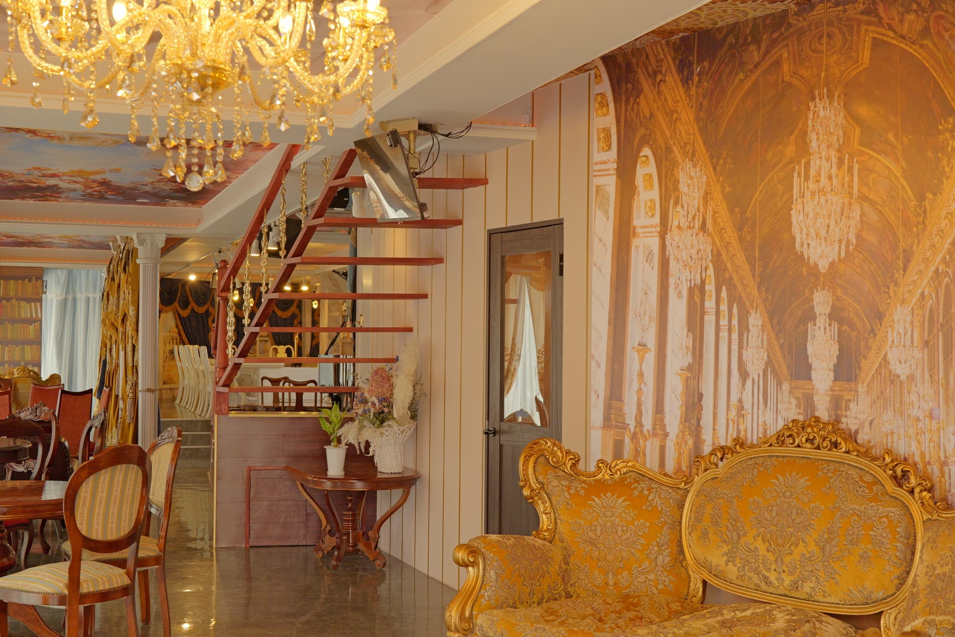 オリオン通り至近の175㎡路面店まるごと貸✨クラシカルな宮殿×姫系空間💕自然光🌅ピアノ🎹パーティー🍷プロジェクター📹の写真9