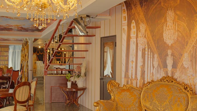 オリオン通り至近の175㎡路面店まるごと貸✨クラシカルな宮殿×姫系空間💕自然光🌅ピアノ🎹パーティー🍷プロジェクター📹の写真9