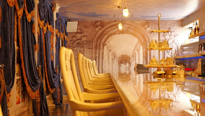 オリオン通り至近の175㎡路面店まるごと貸✨クラシカルな宮殿×姫系空間💕自然光🌅ピアノ🎹パーティー🍷プロジェクター📹の写真8