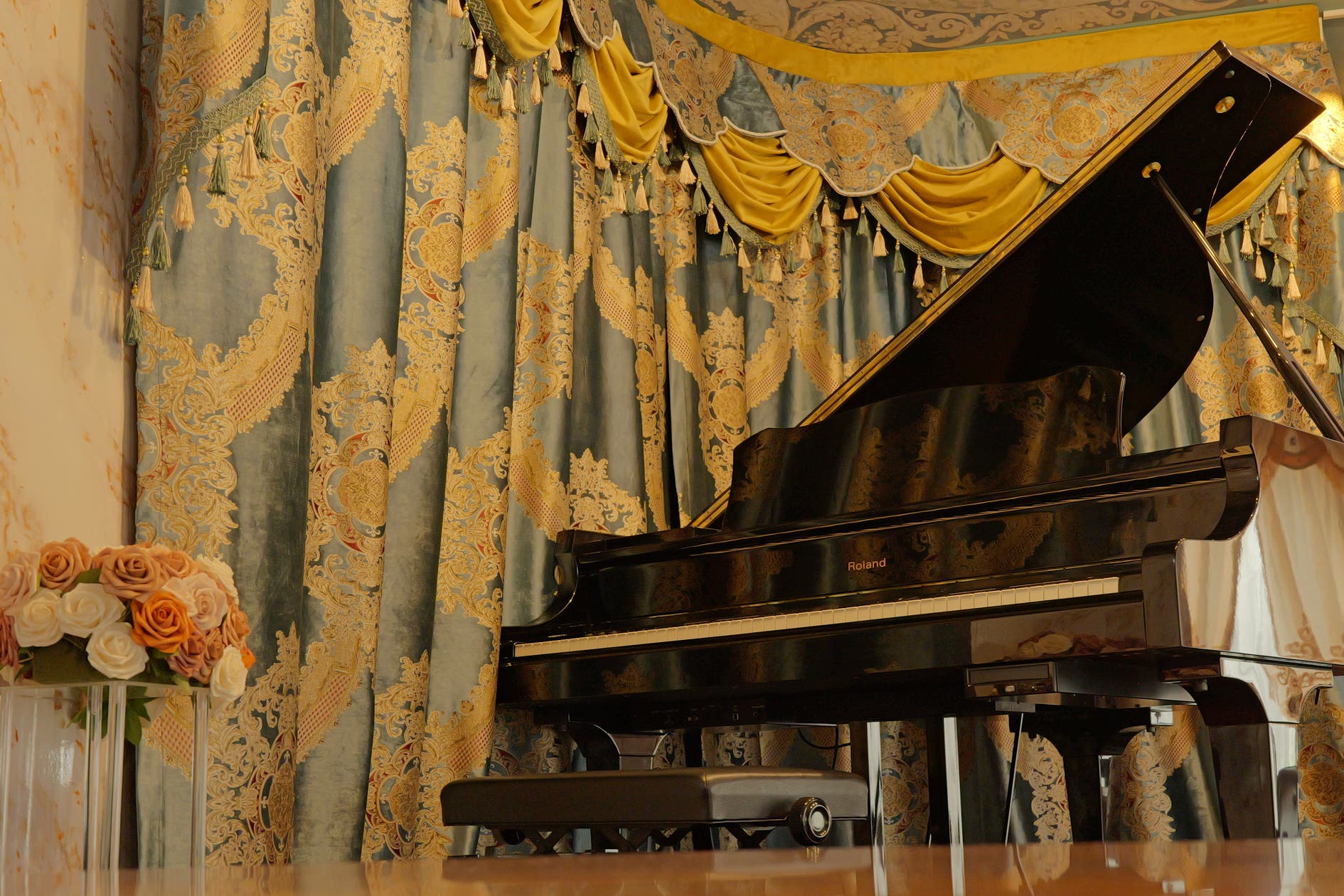 オリオン通り至近の175㎡路面店まるごと貸✨クラシカルな宮殿×姫系空間💕自然光🌅ピアノ🎹パーティー🍷プロジェクター📹の写真12