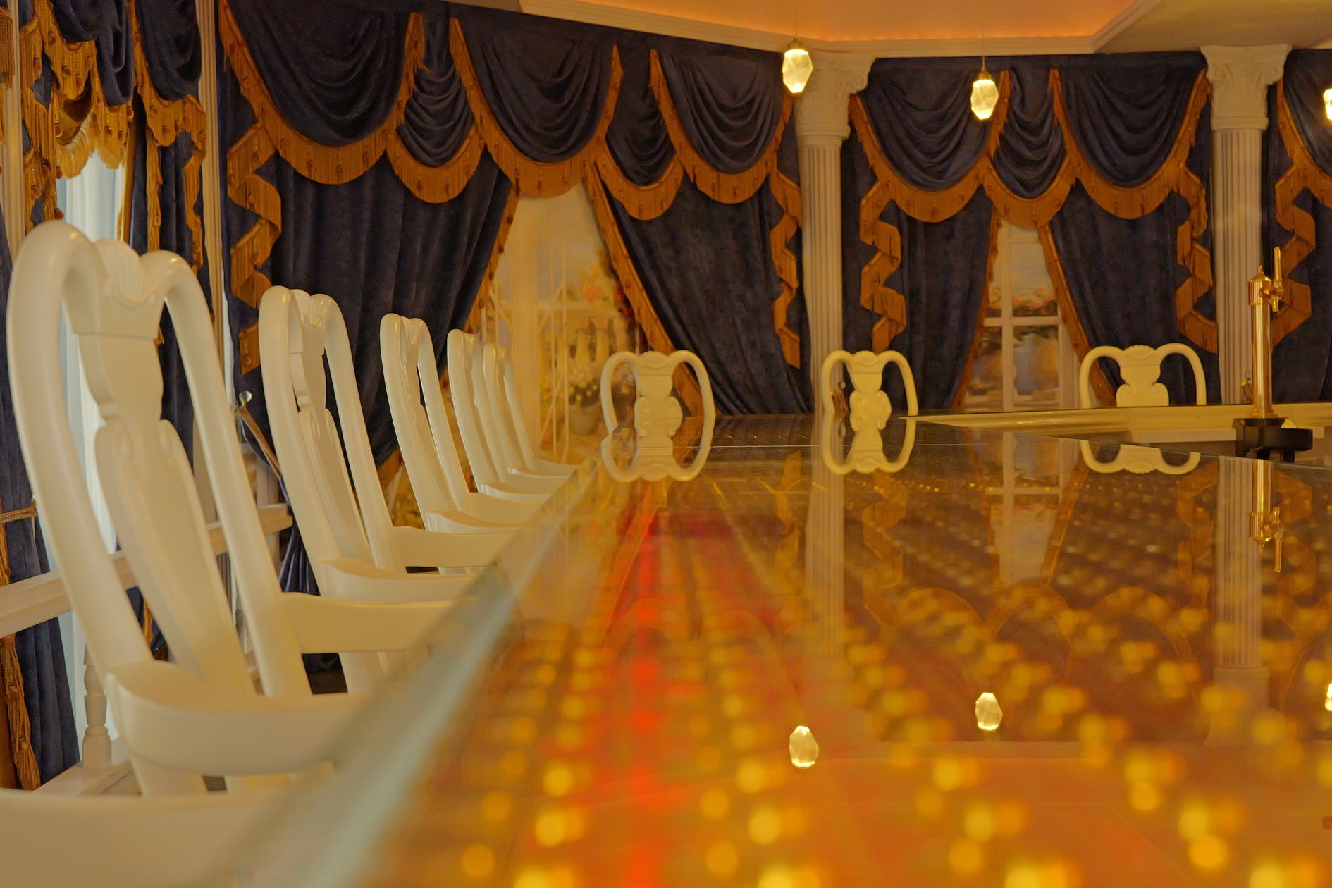 オリオン通り至近の175㎡路面店まるごと貸✨クラシカルな宮殿×姫系空間💕自然光🌅ピアノ🎹パーティー🍷プロジェクター📹の写真6