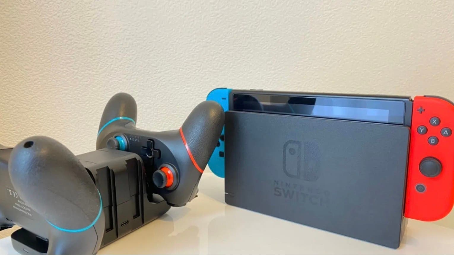 ⑦大人気ゲーム機（大迫力100インチプロジェクター）の画像1