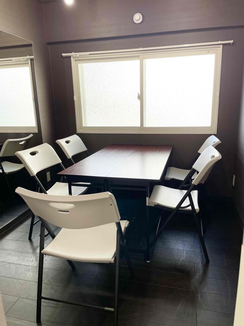 【Aスタジオ】＜激安！＞【新宿駅6番出口徒歩1分】激しいダンス・大声は禁止‼︎ヨガ・ピラティス・会議室等に！の写真5