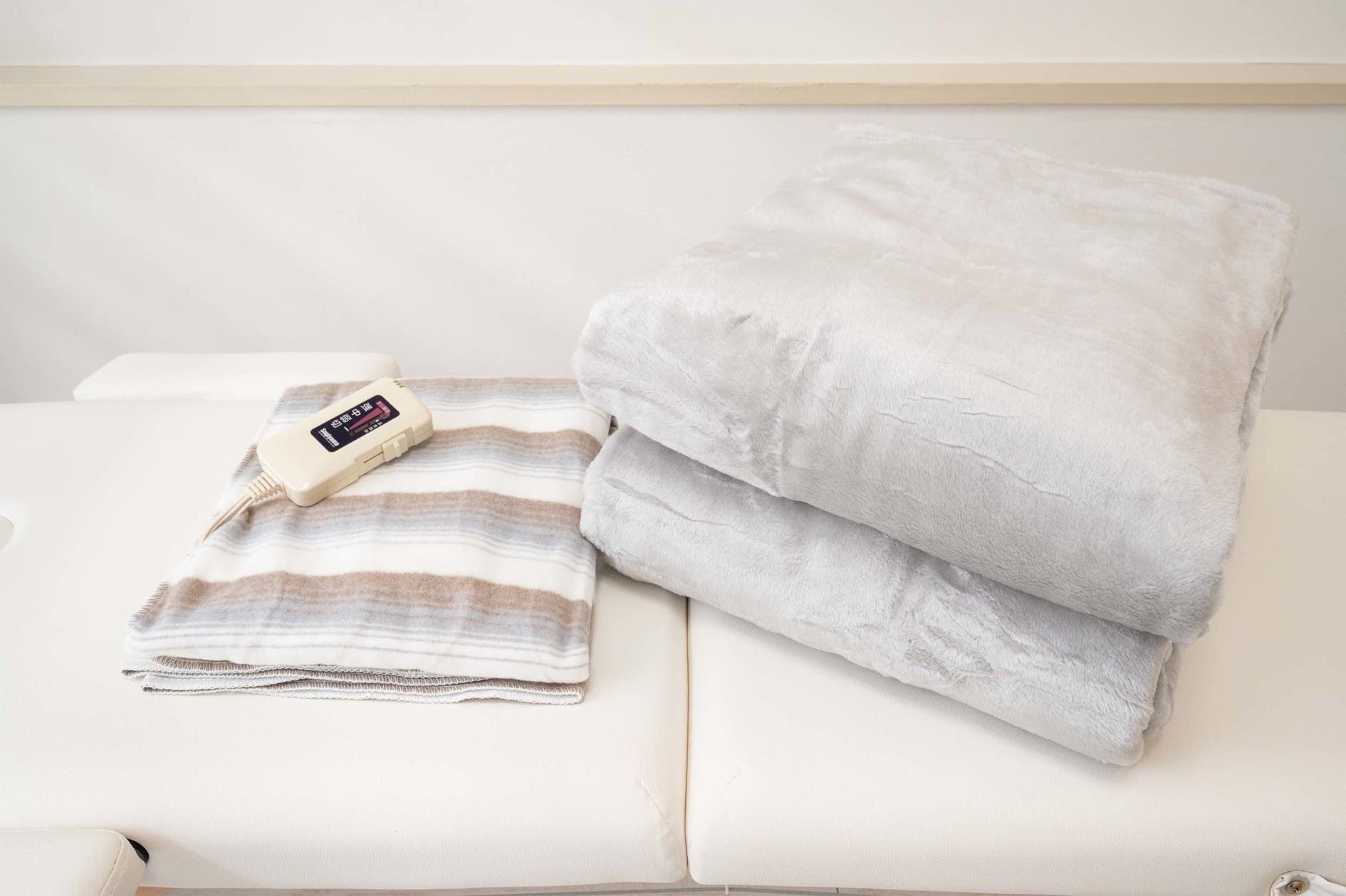 横浜駅5分｜電動ベッド｜完全個室｜エレベーター付｜備品充実｜夢を叶えるセラピスト専用サロン。白を基調とした花に彩られる癒し空間。の写真20