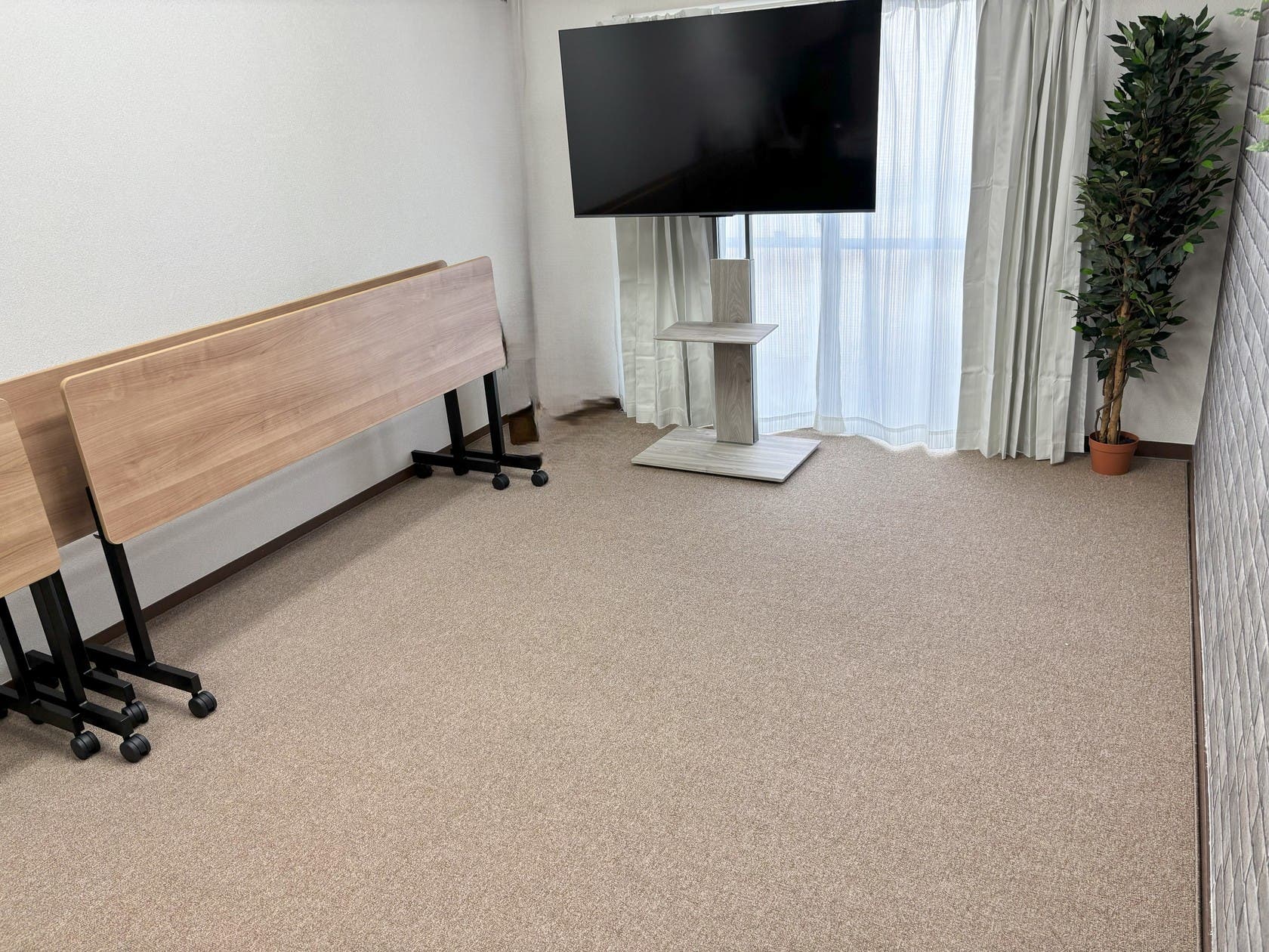 【鶴見駅1分】横浜鶴見ワイズスクエア  完全個室(16名) 駅そば/安価/綺麗/窓有/EV有/Wifi/モニタの写真5