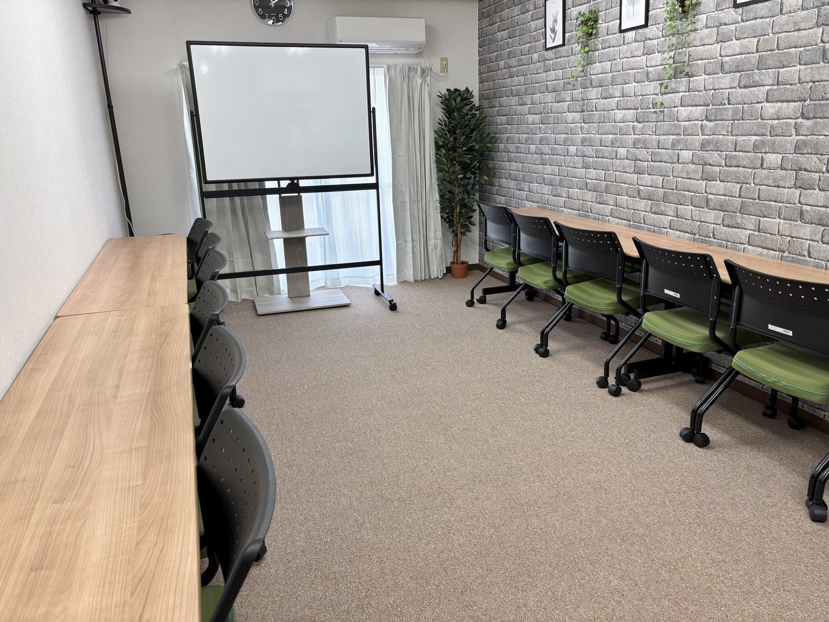 【鶴見駅1分】横浜鶴見ワイズスクエア  完全個室(16名) 駅そば/安価/綺麗/窓有/EV有/Wifi/モニタの写真6