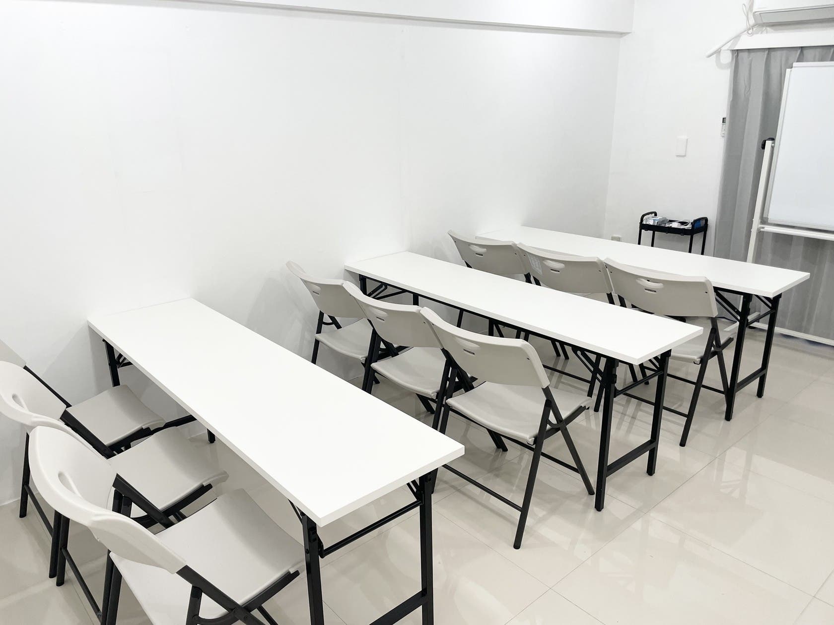 【C号室】＜激安！＞【新宿駅6番出口徒歩1分】駅近の貸会議室・セミナールームです！！の写真6