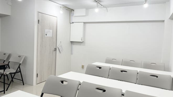 【C号室】<激安!>【新宿駅6番出口徒歩1分】駅近の貸会議室・セミナールームです!!の写真7