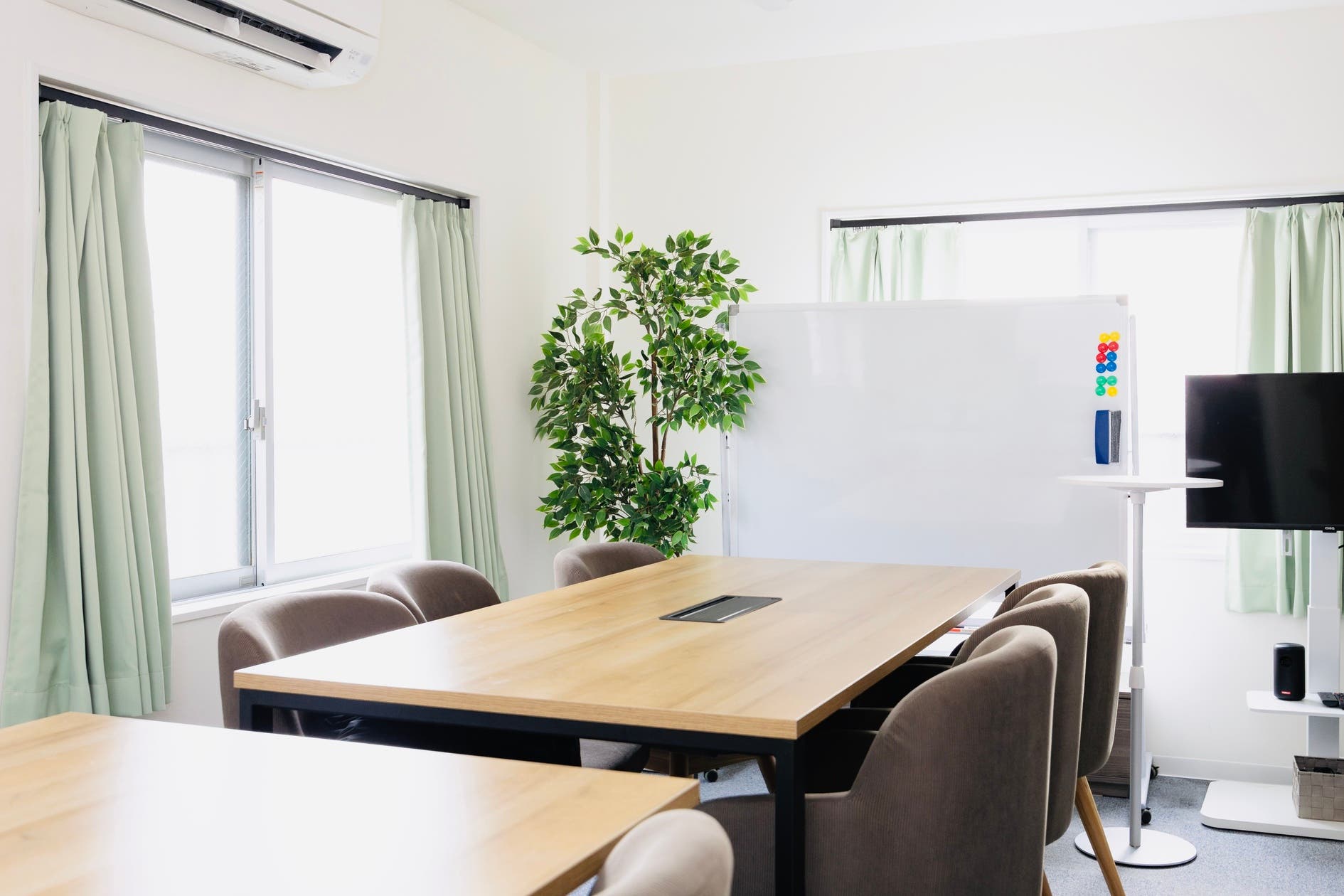 【🎊オープンSALL🎊】設備全て無料🌸豊島区役所すぐ✨パーティ・会議・ママ会🍷映え照明・プロジェクターあり！池袋駅徒歩6分♪の写真25