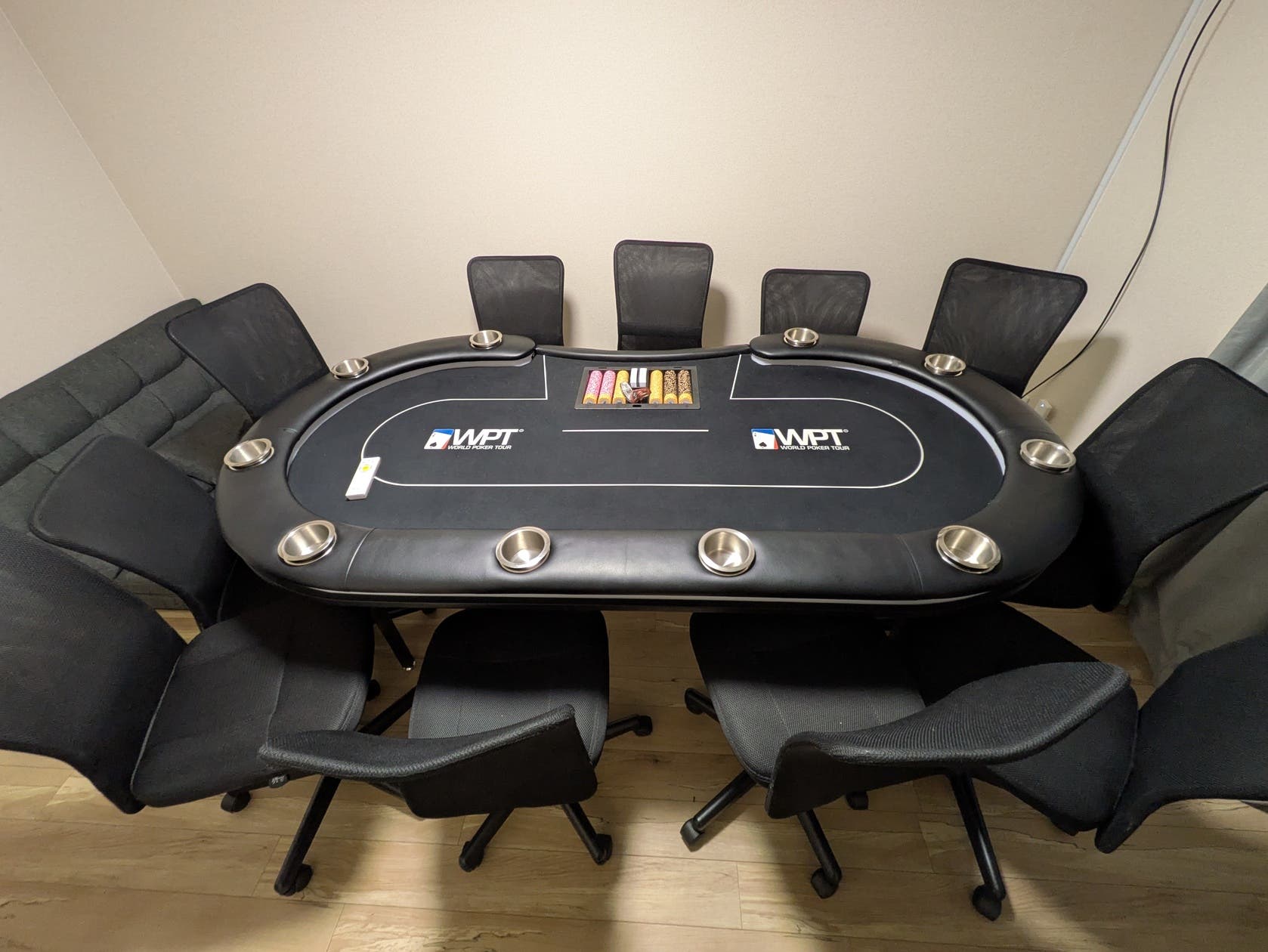 2号店✨️なんばE7出口徒歩6分🚶‍♂️最大11名収容👬ポーカールーム♠︎Wi-Fi📶の写真5