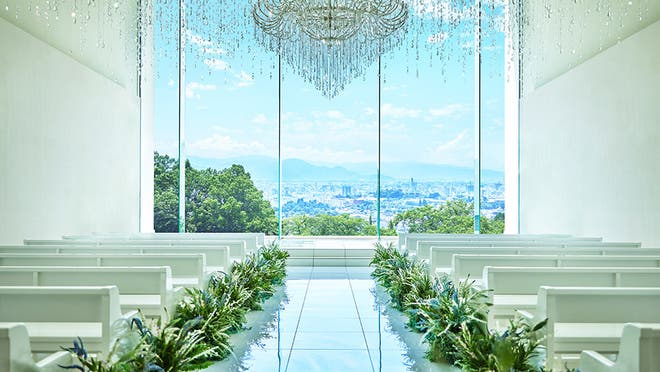 【アマンダンスカイ】クリスタルホールの写真1