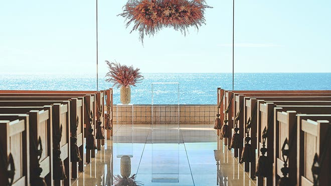 【アマンダンブルー鎌倉】クリスタルホールの写真1