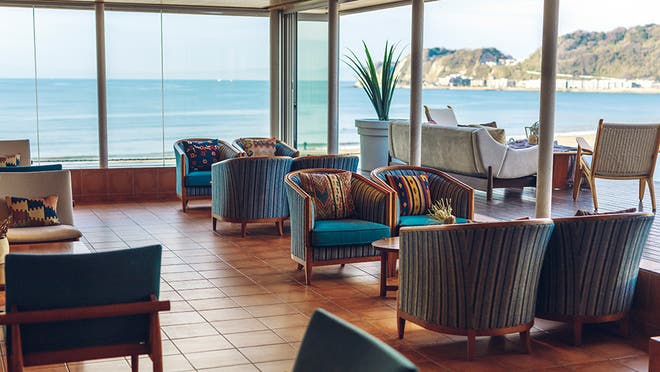 【アマンダンブルー鎌倉】3Fスカイラウンジの写真1