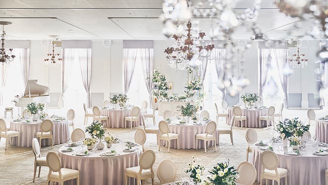 【フレアージュスウィート】メインダイニング「リリー」の写真1