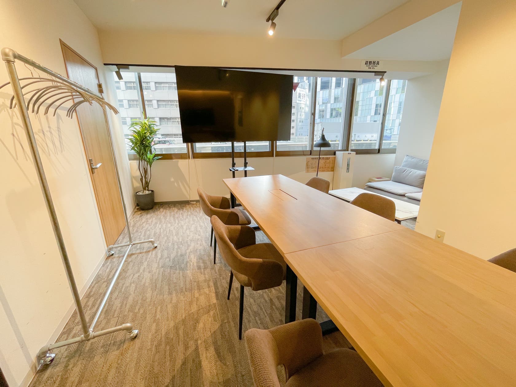 渋谷駅徒歩30秒｜21名個室｜ミーティング｜セミナー｜商談｜ボードゲーム｜推し会｜パーティー｜当日予約歓迎の写真5