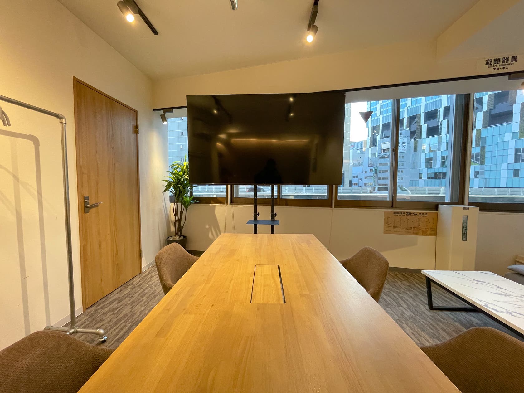 渋谷駅徒歩30秒｜21名個室｜ミーティング｜セミナー｜商談｜ボードゲーム｜推し会｜パーティー｜当日予約歓迎の写真8