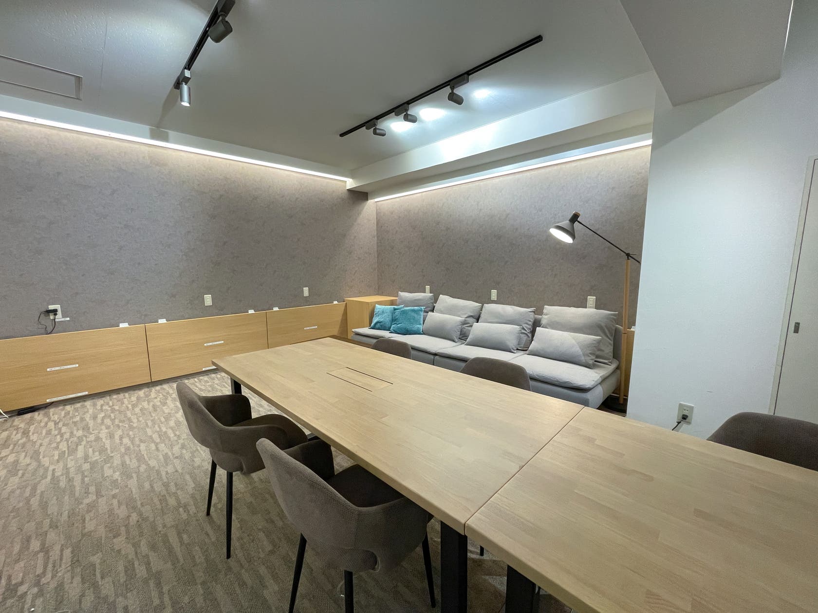 渋谷駅徒歩30秒｜21名個室｜ミーティング｜セミナー｜商談｜ボードゲーム｜推し会｜パーティー｜当日予約歓迎の写真14