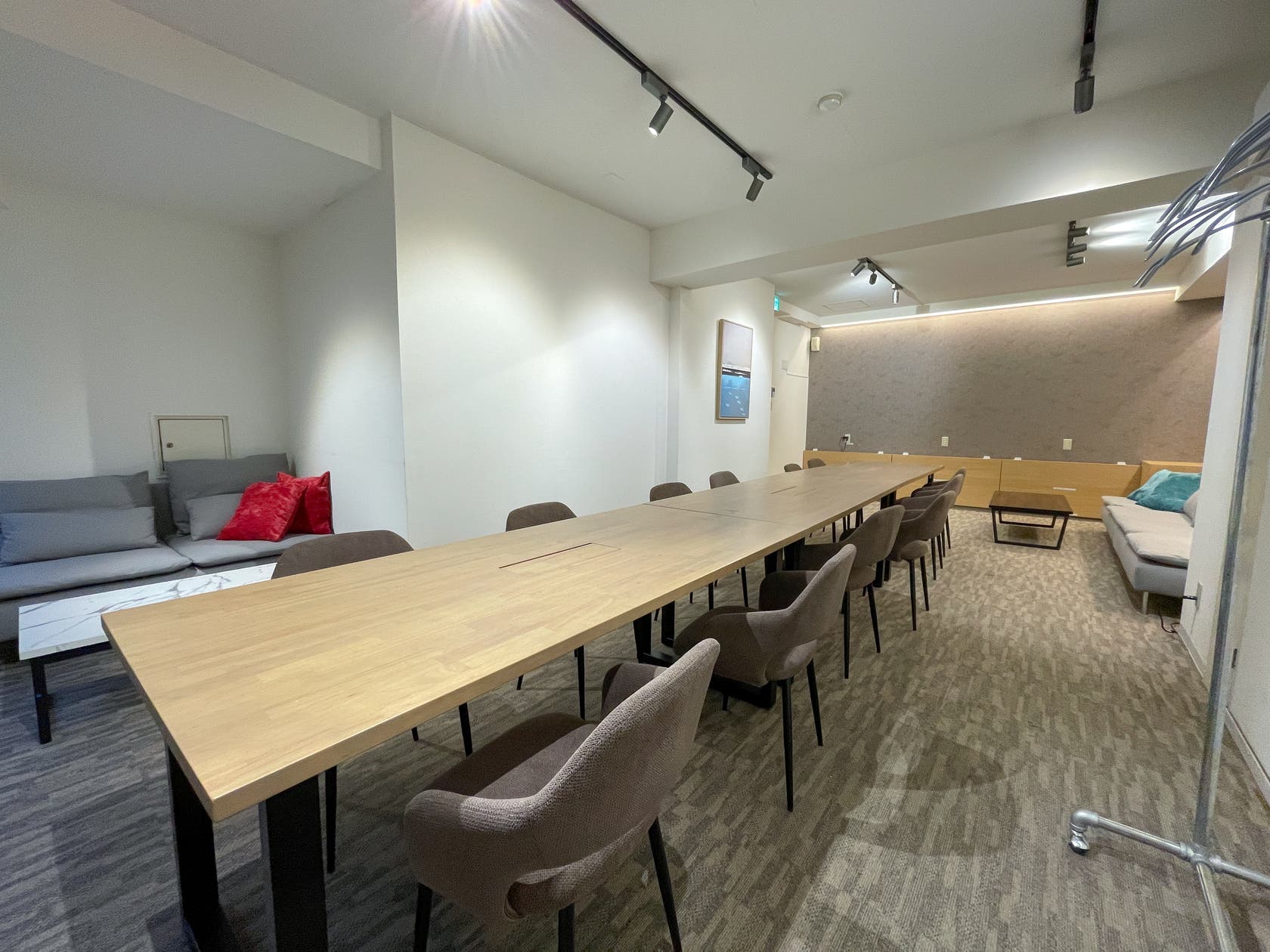 渋谷駅徒歩30秒｜21名個室｜ミーティング｜セミナー｜商談｜ボードゲーム｜推し会｜パーティー｜当日予約歓迎の写真17