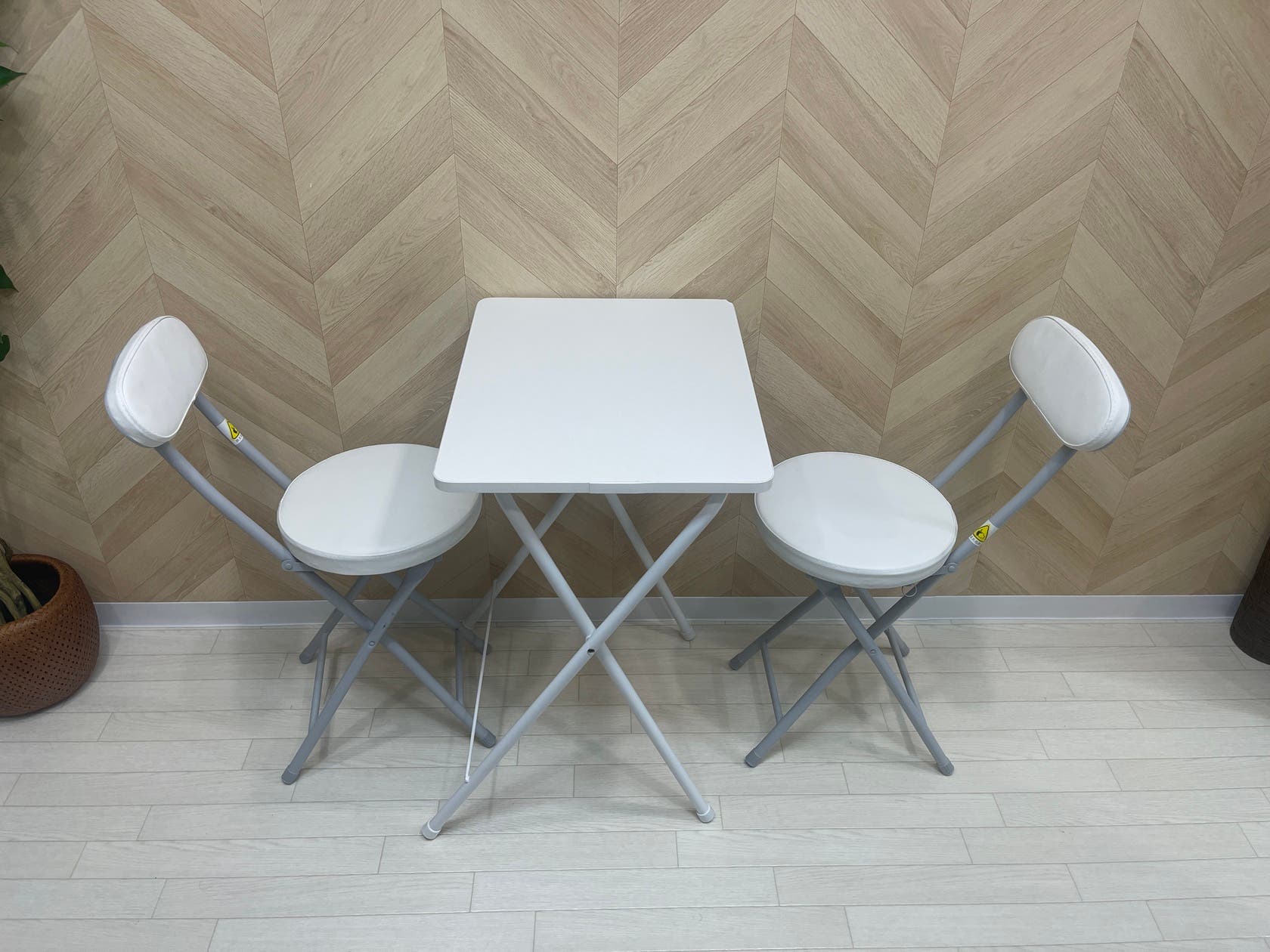 【新宿西口駅10秒】新宿駅2分の超駅近🚶｜電動昇降式ベットを完備👌｜新宿最安🉐｜洗練された清潔感のある内装｜🌱レンタルサロンの写真25