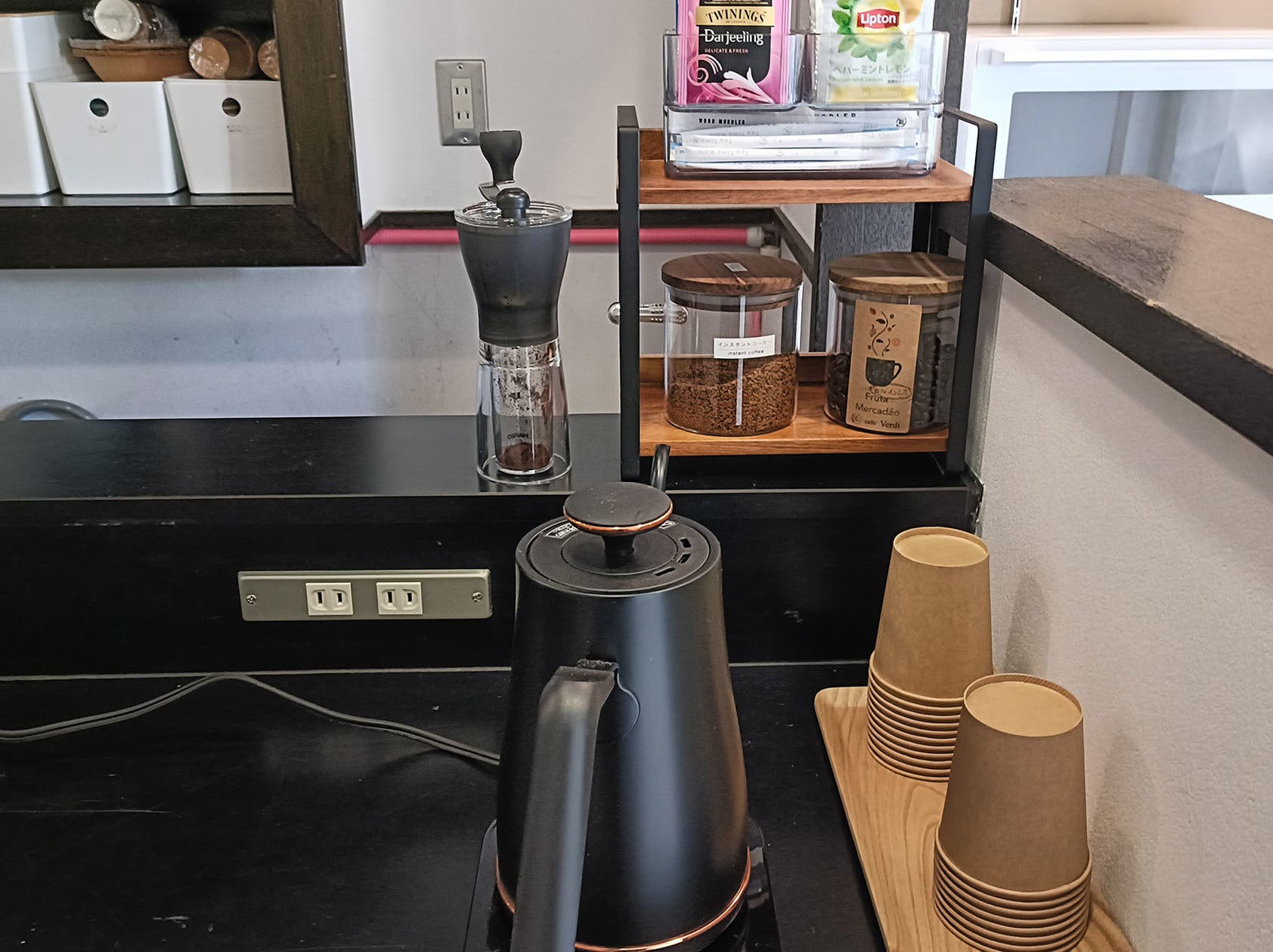 【浄土寺 by Coffice】完全個室！！フリードリンク付き最大6名利用可能！会議室の写真8