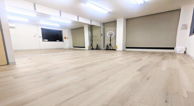 【武蔵境駅徒歩10分】広さ24㎡の格安スタジオ！大型鏡・Wi-Fi完備でダンス、ヨガ、芝居の個人・少人数練習に最適です