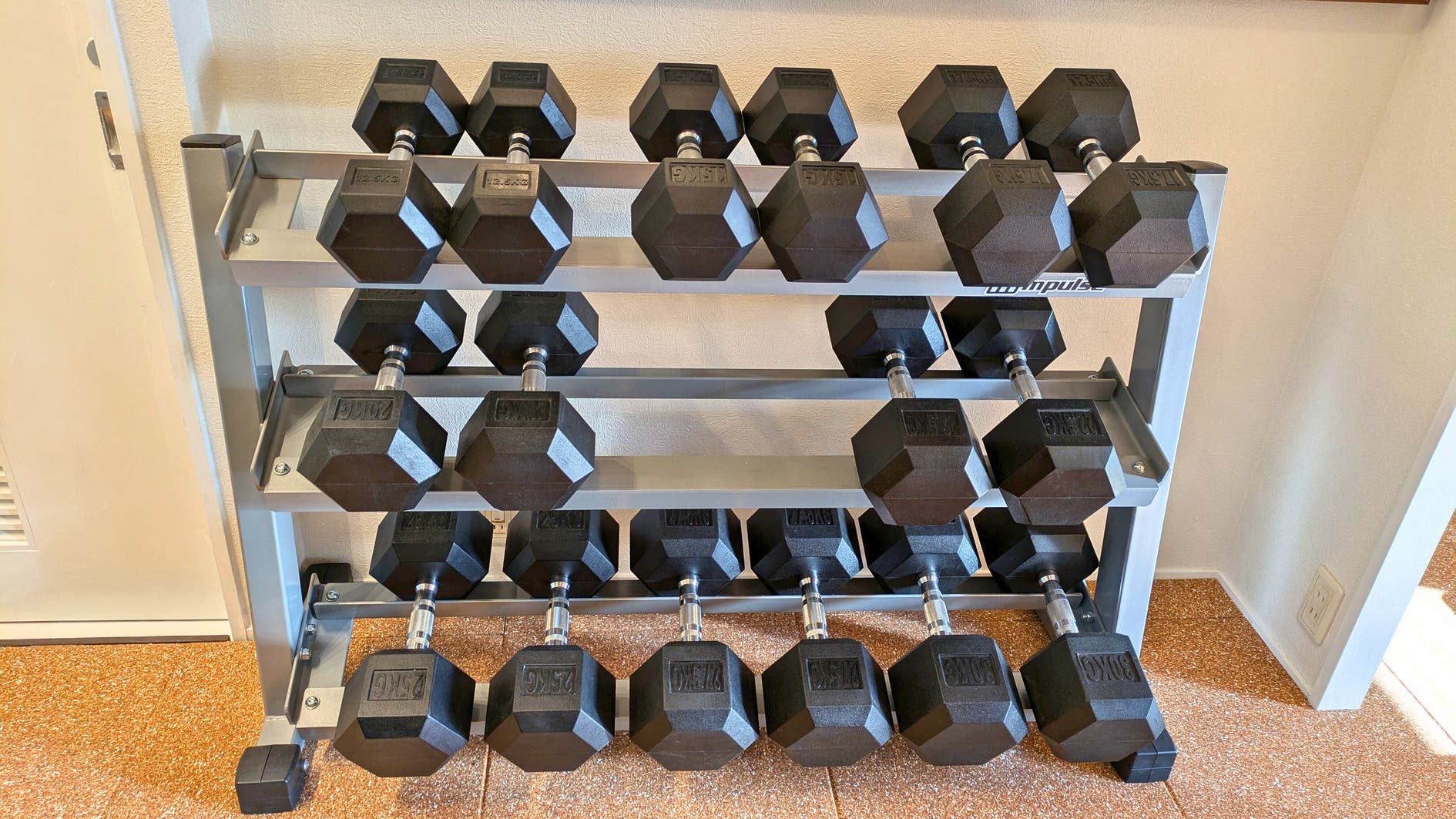 西海岸テイストの完全個室、スミスマシン、ケーブル、固定ダンベル1～30㎏、4名様までご利用可能！の写真8