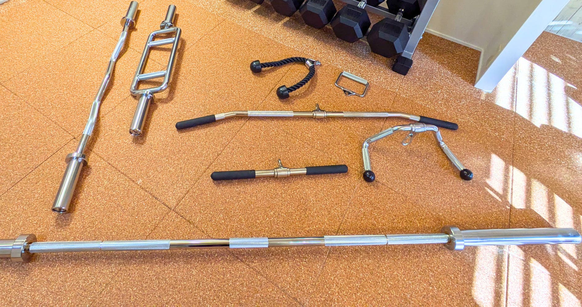 西海岸テイストの完全個室、スミスマシン、ケーブル、固定ダンベル1～30㎏、4名様までご利用可能！の写真12