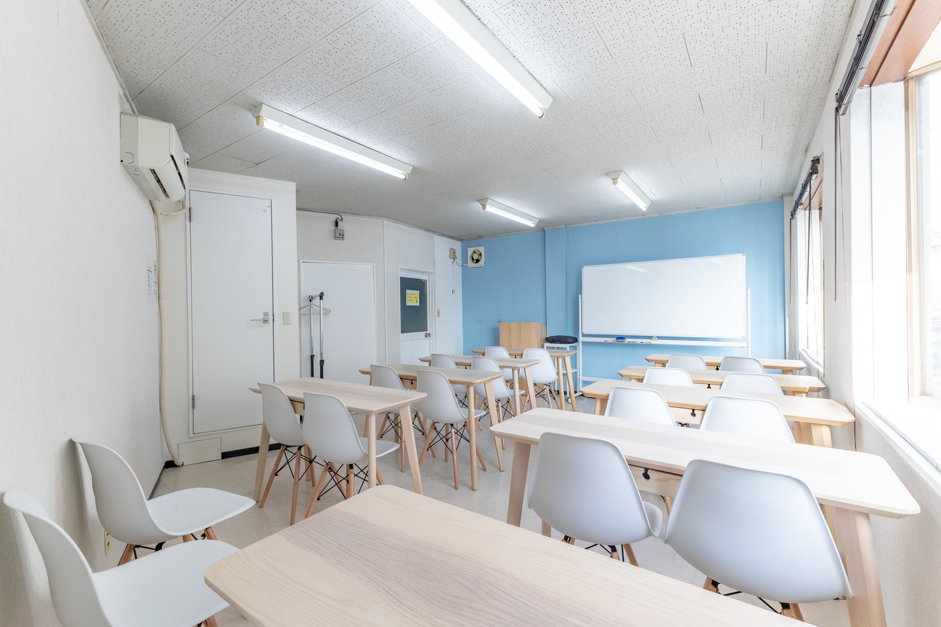 ＜MG4＞大阪駅から2駅！ 駅チカ！会議、ボドゲetc OK！ ホワイトボード/プロジェクター/Wi-Fi完備！の写真5