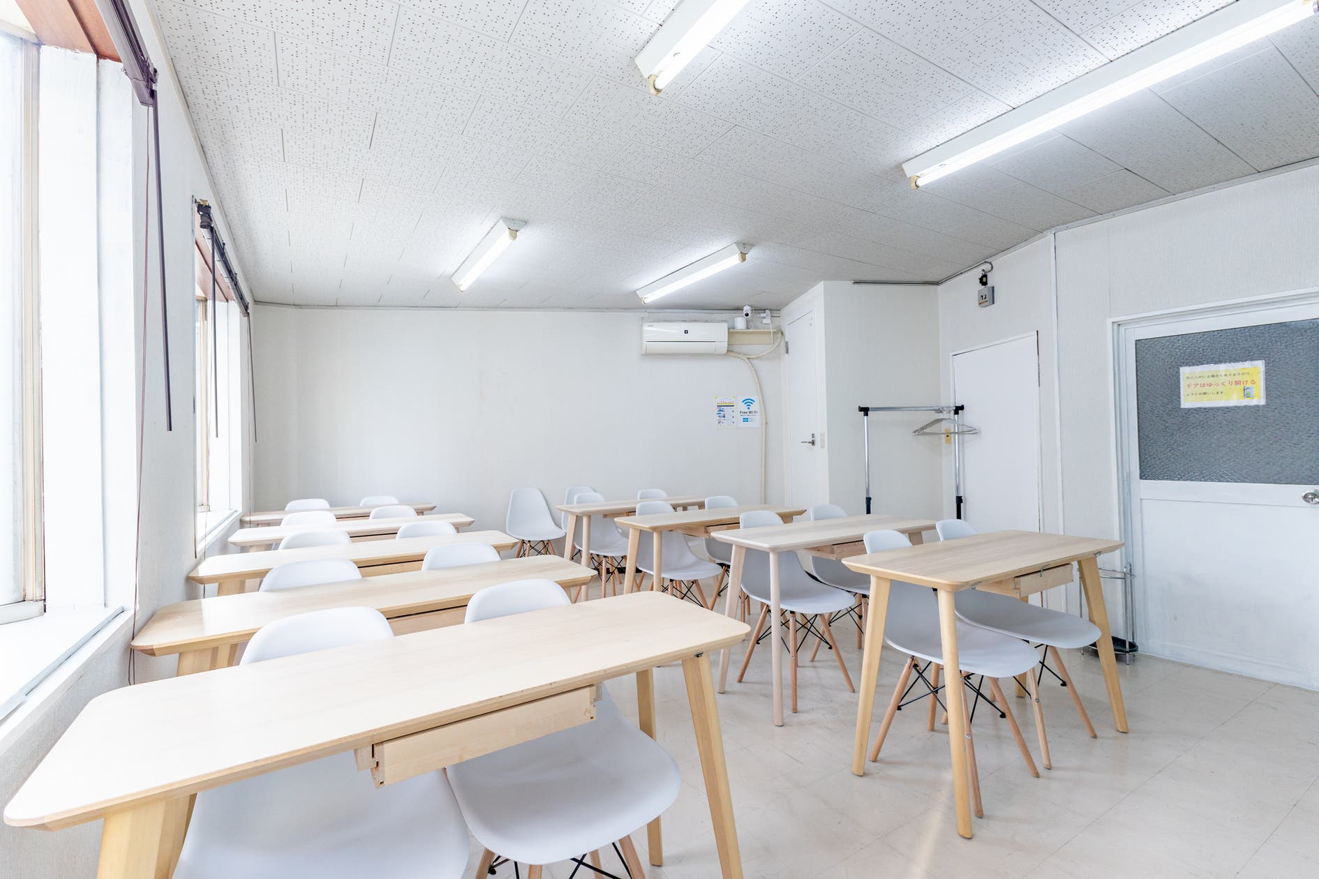 ＜MG4＞大阪駅から2駅！ 駅チカ！会議、ボドゲetc OK！ ホワイトボード/プロジェクター/Wi-Fi完備！の写真6