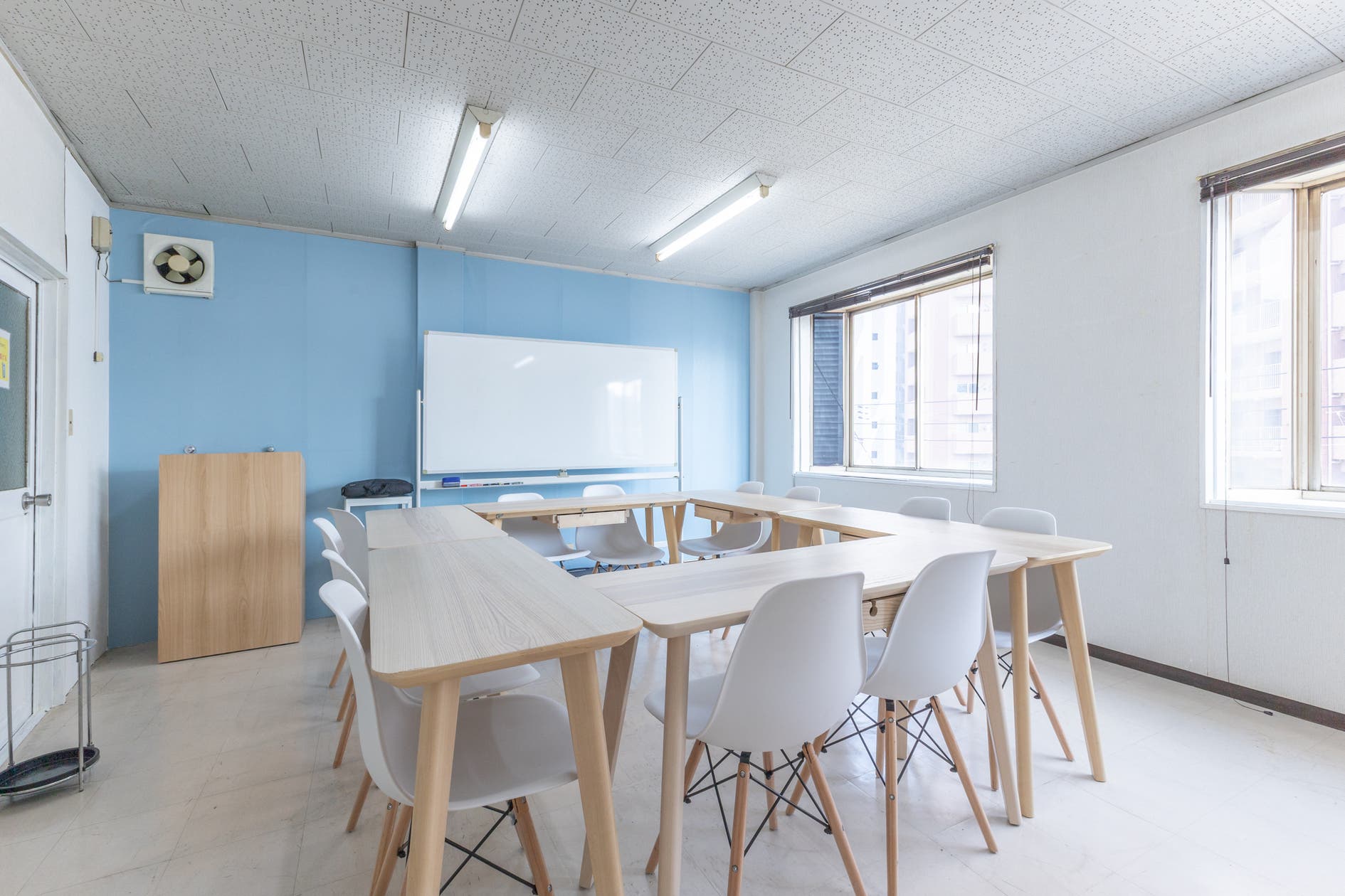 ＜MG4＞大阪駅から2駅！ 駅チカ！会議、ボドゲetc OK！ ホワイトボード/プロジェクター/Wi-Fi完備！の写真7