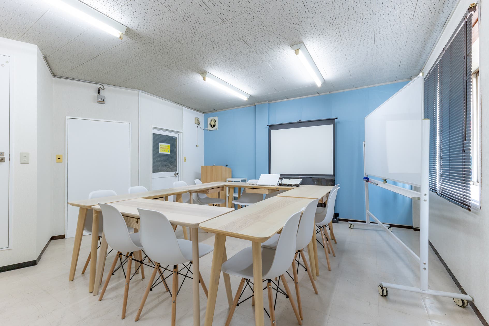 ＜MG4＞大阪駅から2駅！ 駅チカ！会議、ボドゲetc OK！ ホワイトボード/プロジェクター/Wi-Fi完備！の写真8