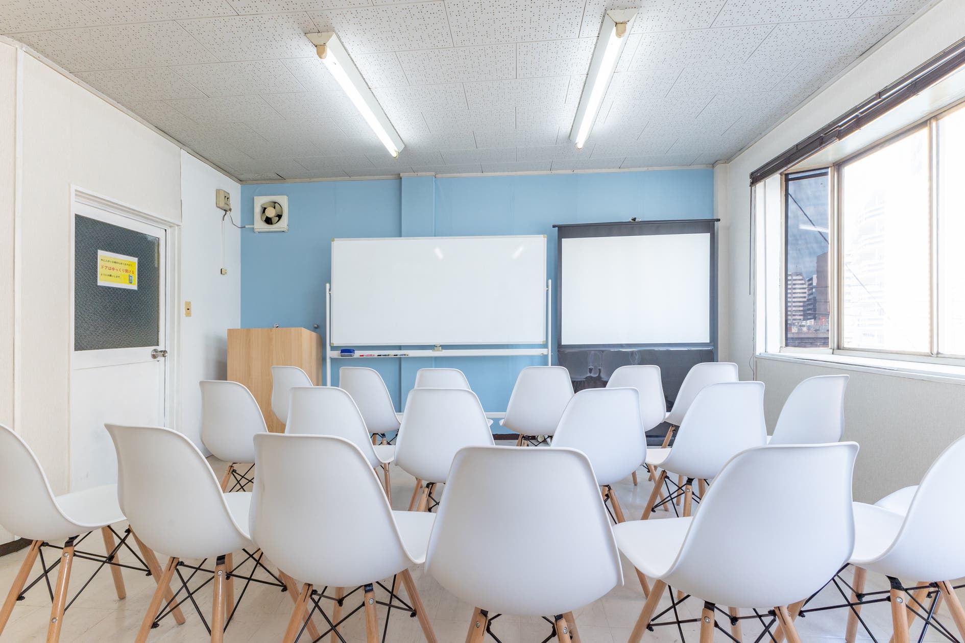 ＜MG4＞大阪駅から2駅！ 駅チカ！会議、ボドゲetc OK！ ホワイトボード/プロジェクター/Wi-Fi完備！の写真15