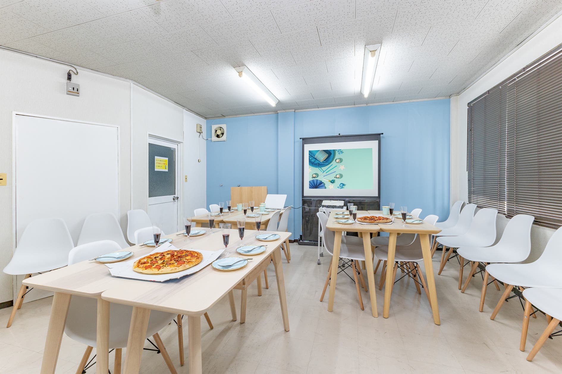 ＜MG4＞大阪駅から2駅！ 駅チカ！会議、ボドゲetc OK！ ホワイトボード/プロジェクター/Wi-Fi完備！の写真16