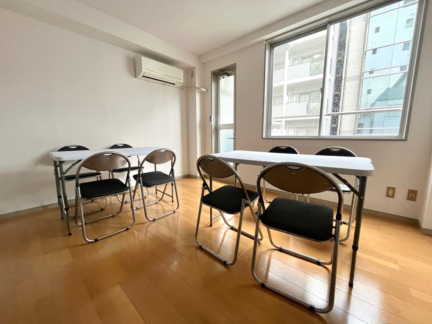 薬院駅最寄りの貸し会議室【会議、面接等に便利】ホワイトボード・施術ベッドの写真5