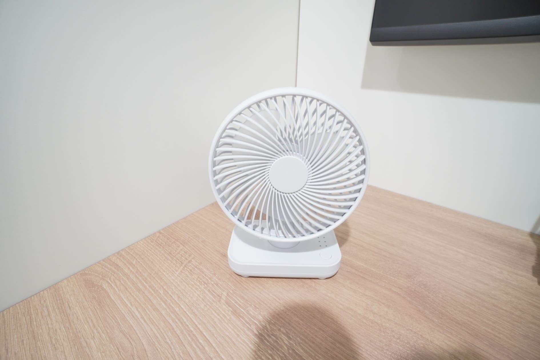 ＜ヒトリボックス 新横浜駅前No.1＞横アリ近く✨光Wi-Fi📶ナノイー発生機✨モニター🖥テレワーク/ZOOM/着替え/メイクの写真4